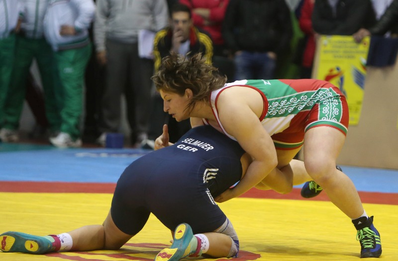 Станка Златева с три туша стана шампионка | FightNews.bg